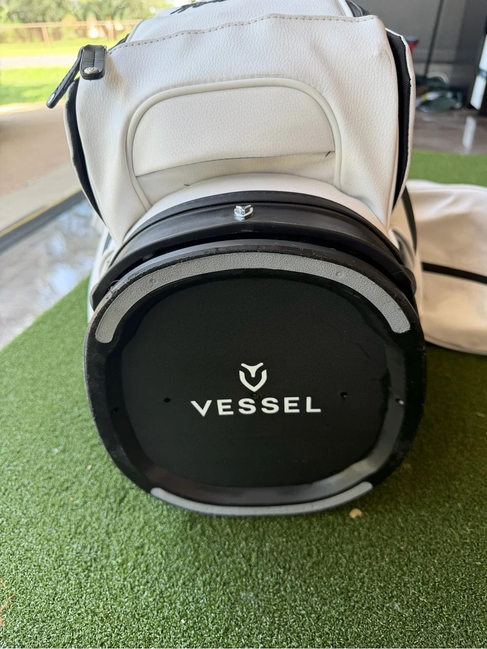 Vessel | Other | Vessel Player V Pro Stand Bag White 4way Rain Hood 225 ...
